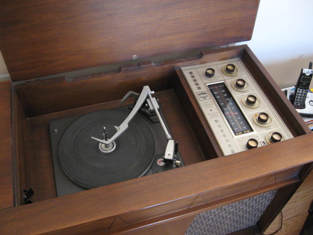 The Allee Willis Museum of Kitsch » Dumont 526 Stereo Console